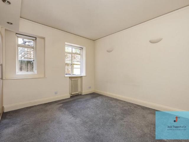 3 bedroom flat to rent