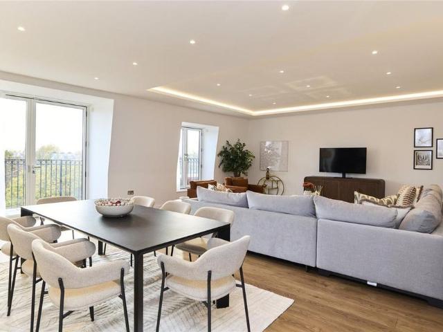 3 bedroom flat to rent