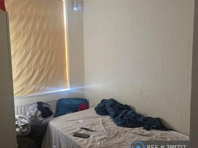 3 bedroom flat to rent