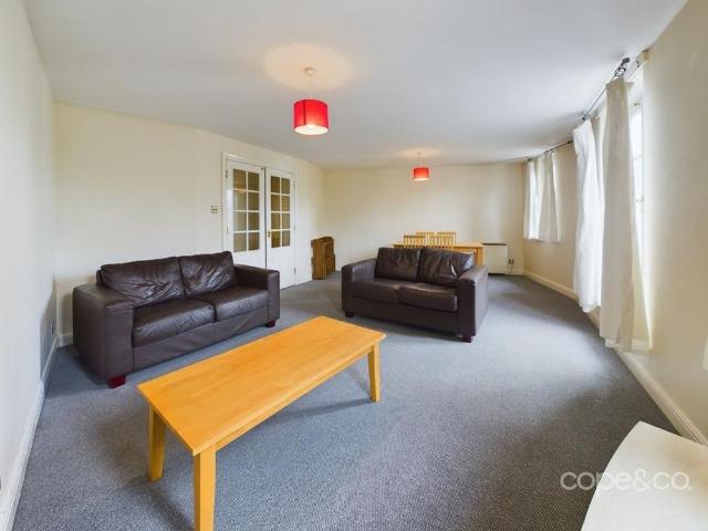 3 bedroom flat to rent