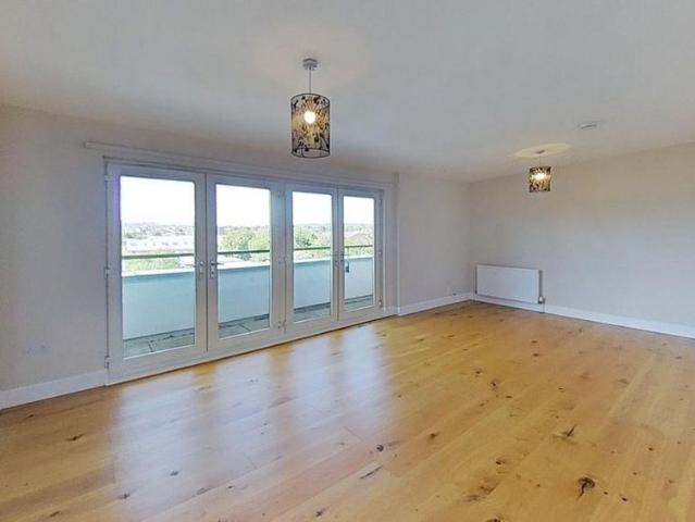 3 bedroom flat to rent