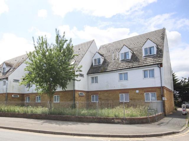3 bedroom flat to rent