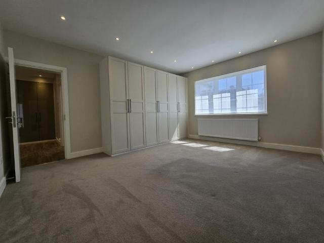 3 bedroom flat to rent