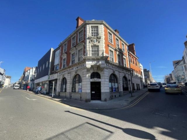 3 bedroom flat to rent