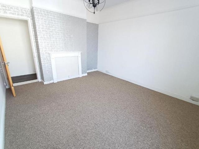 3 bedroom flat to rent