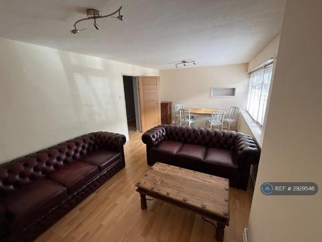 3 bedroom flat to rent