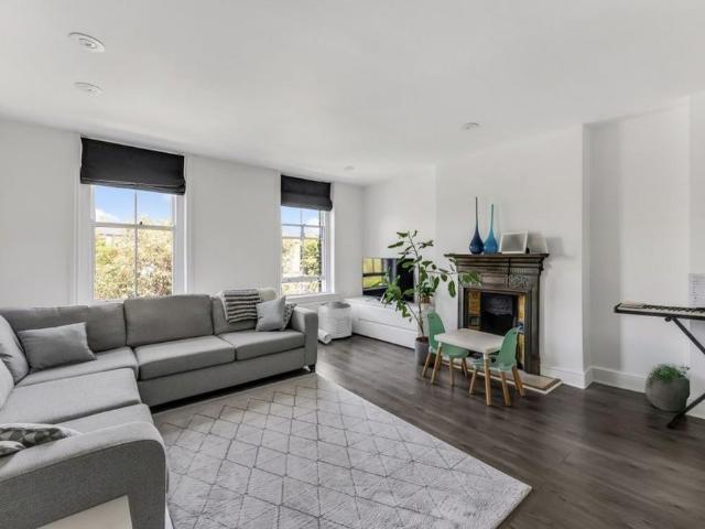 3 bedroom flat to rent