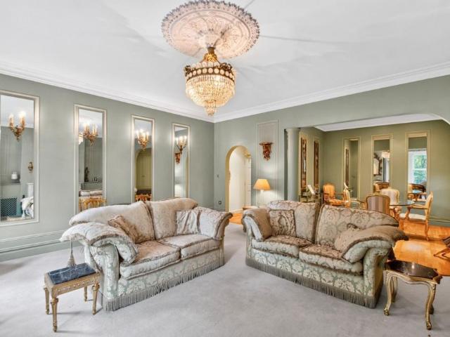 3 bedroom Flat To Rent