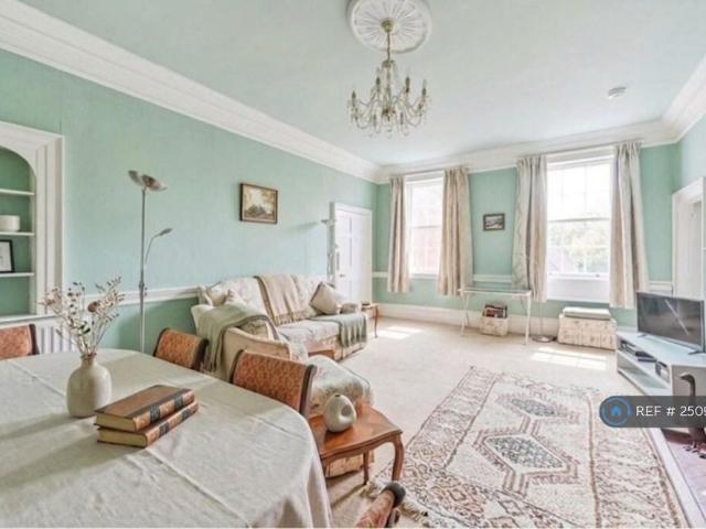 3 bedroom flat to rent