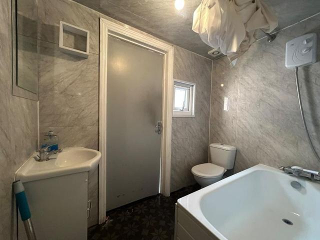 3 bedroom flat to rent