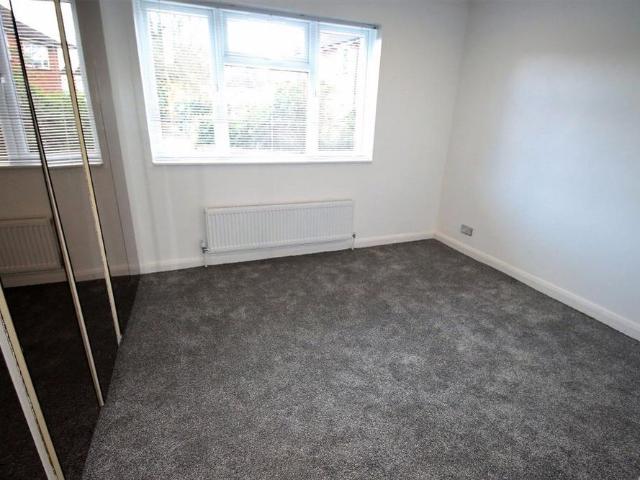 3 bedroom flat to rent