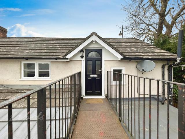 3 bedroom flat to rent