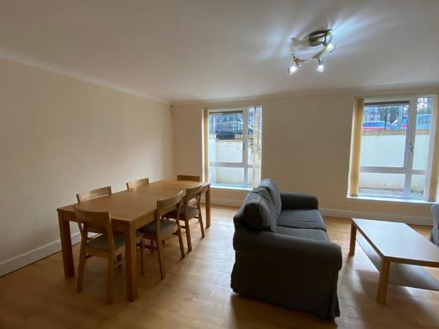 3 bedroom flat to rent
