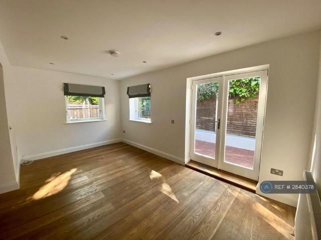 3 bedroom flat to rent