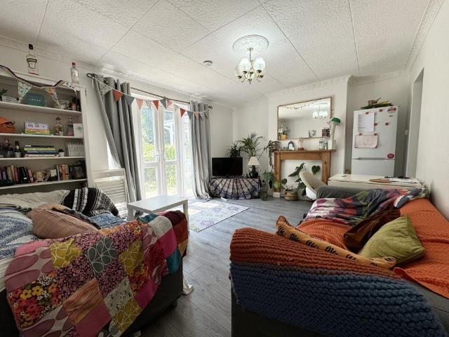 3 bedroom flat to rent