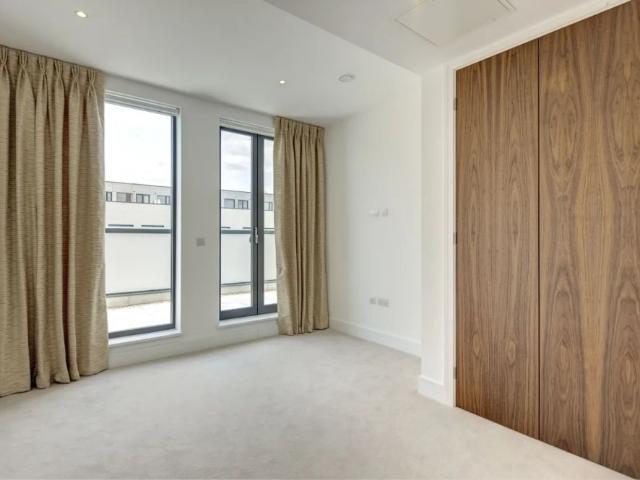 3 bedroom flat to rent
