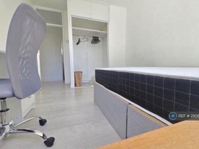 3 bedroom flat to rent