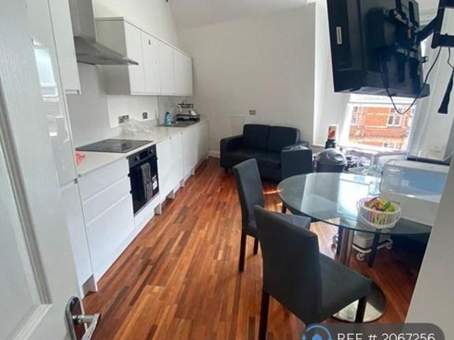 3 bedroom flat to rent