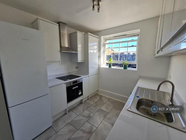 3 bedroom flat to rent