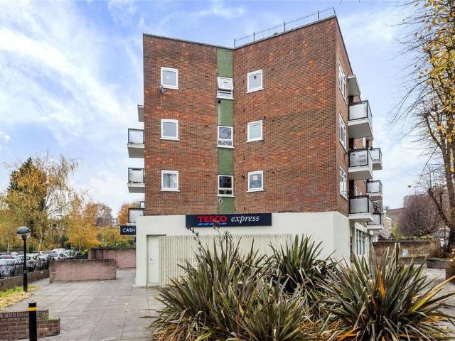 3 bedroom flat to rent