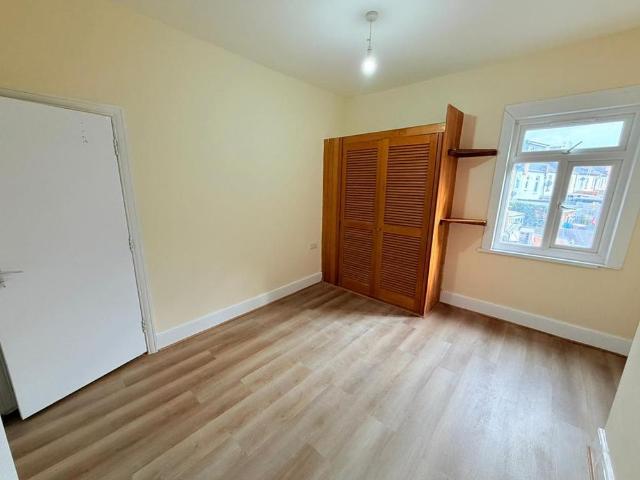 3 bedroom flat to rent