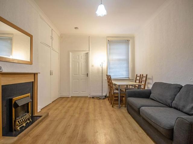 3 bedroom flat to rent