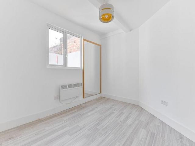 3 bedroom flat to rent