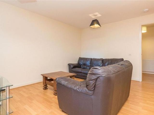 3 bedroom flat to rent