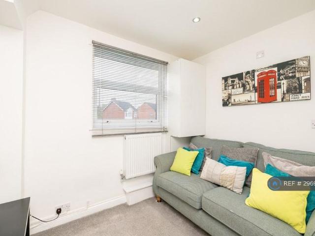3 bedroom flat to rent