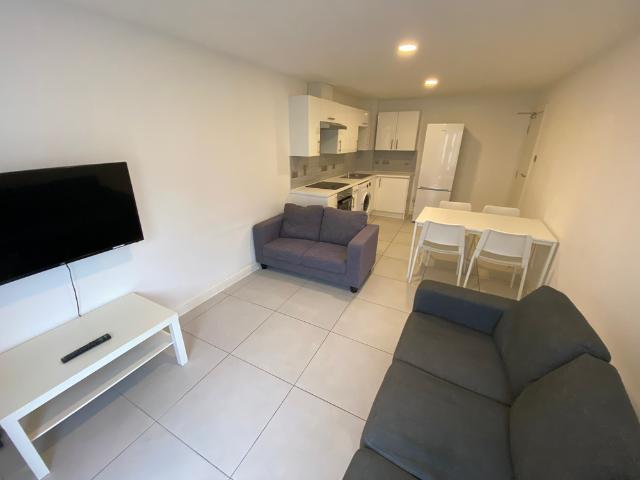 3 bedroom flat to rent