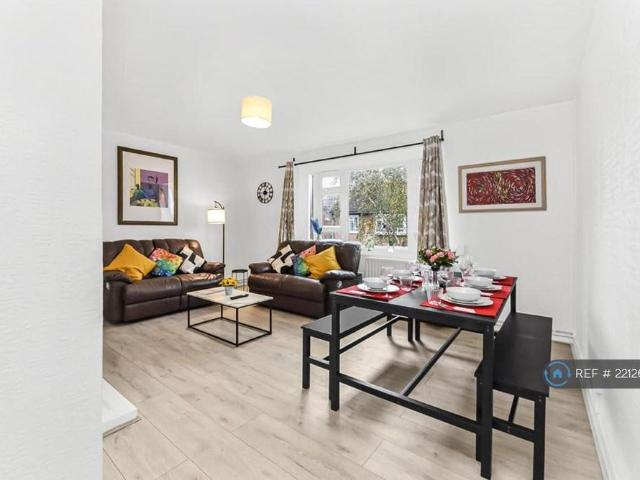 3 bedroom flat to rent