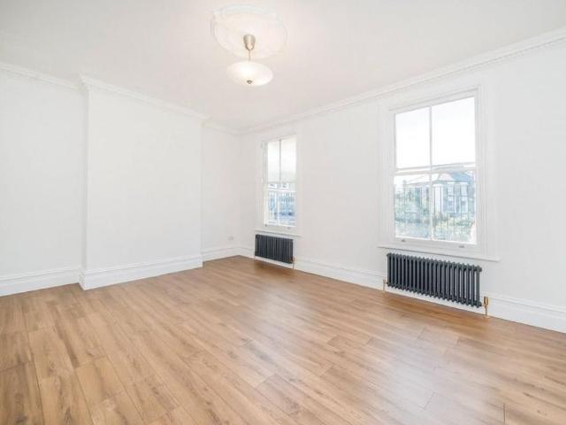 3 bedroom flat to rent