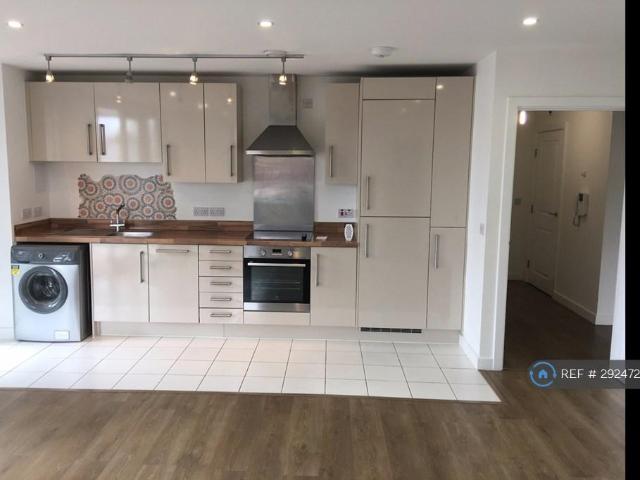 3 bedroom flat to rent