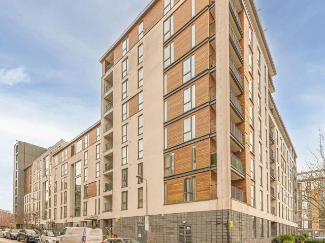3 bedroom flat to rent