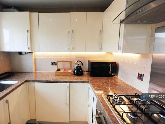 3 bedroom flat to rent