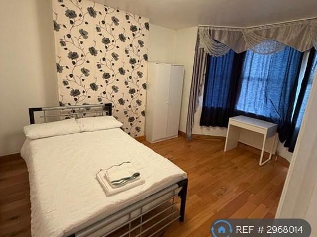3 bedroom flat to rent