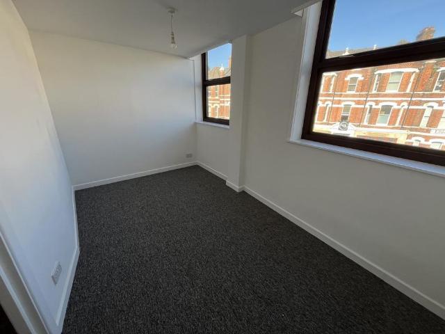 3 bedroom flat to rent