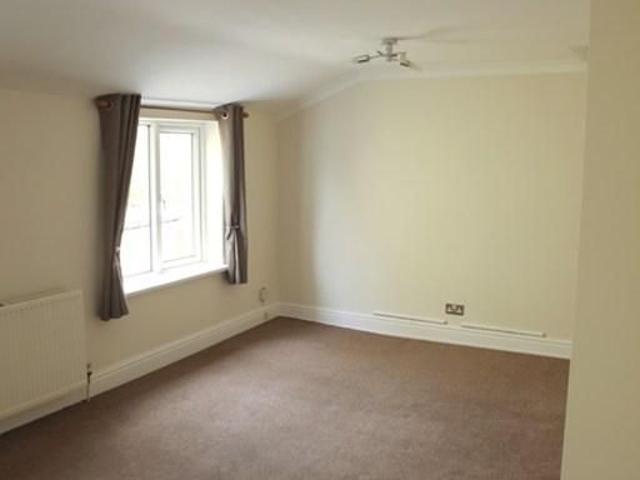 3 bedroom flat to rent