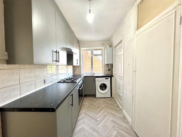 3 bedroom flat to rent