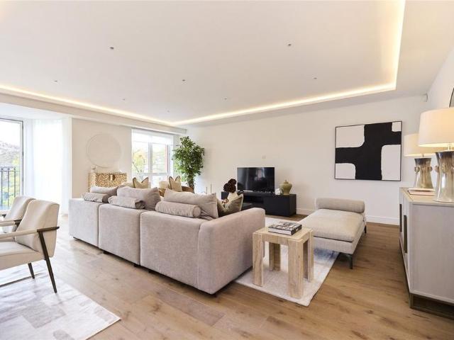 3 bedroom flat to rent