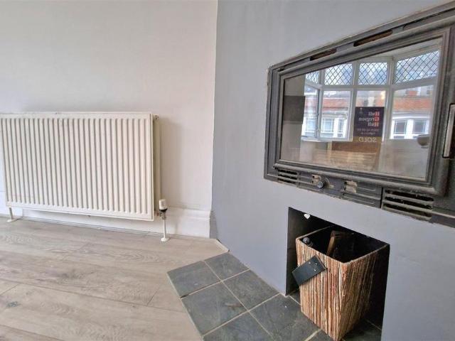3 bedroom flat to rent