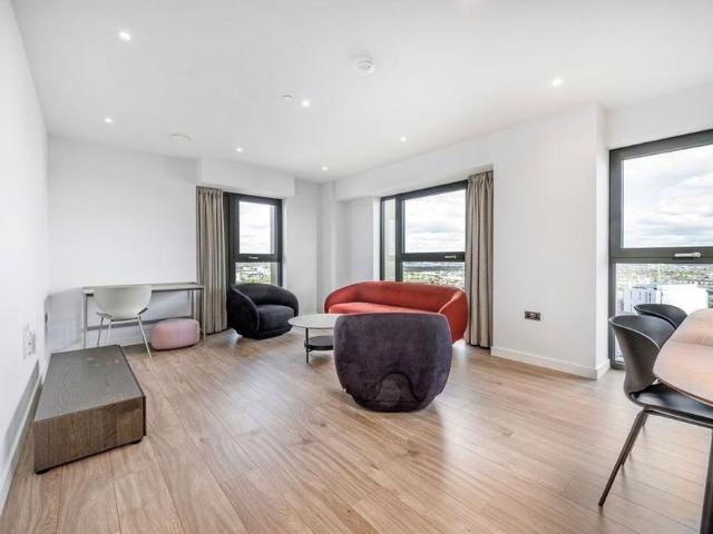 3 bedroom flat to rent