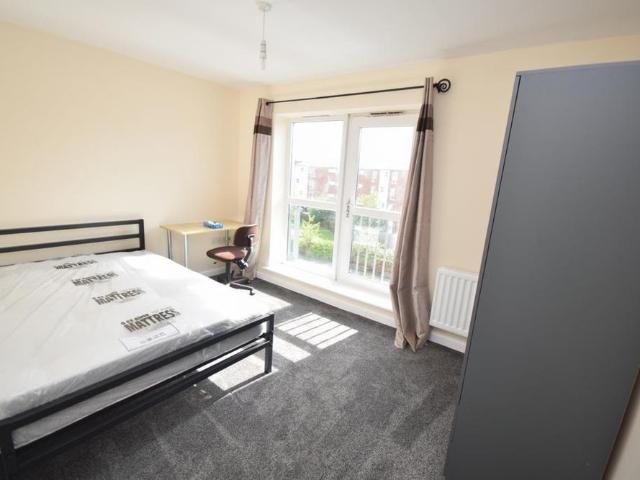 3 bedroom flat to rent