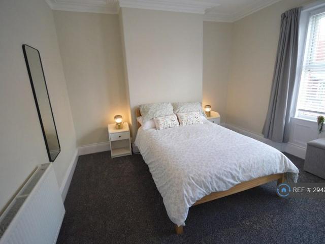 3 bedroom flat to rent
