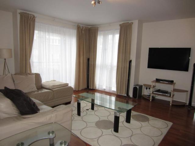 3 bedroom flat to rent