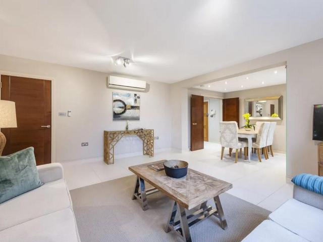 3 bedroom flat to rent