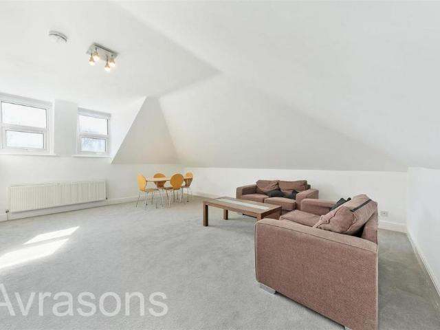 3 bedroom flat to rent