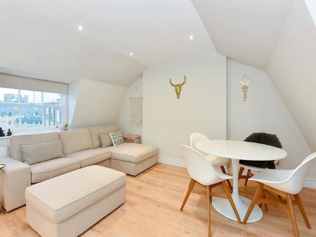 3 bedroom flat to rent