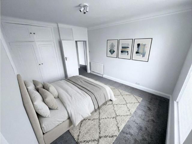 3 bedroom flat to rent