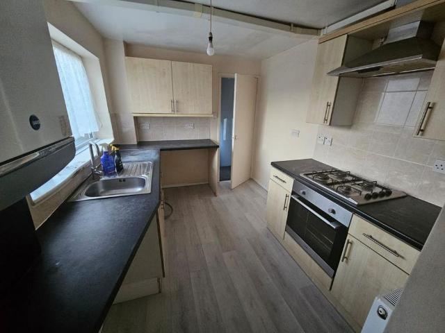 3 bedroom flat to rent
